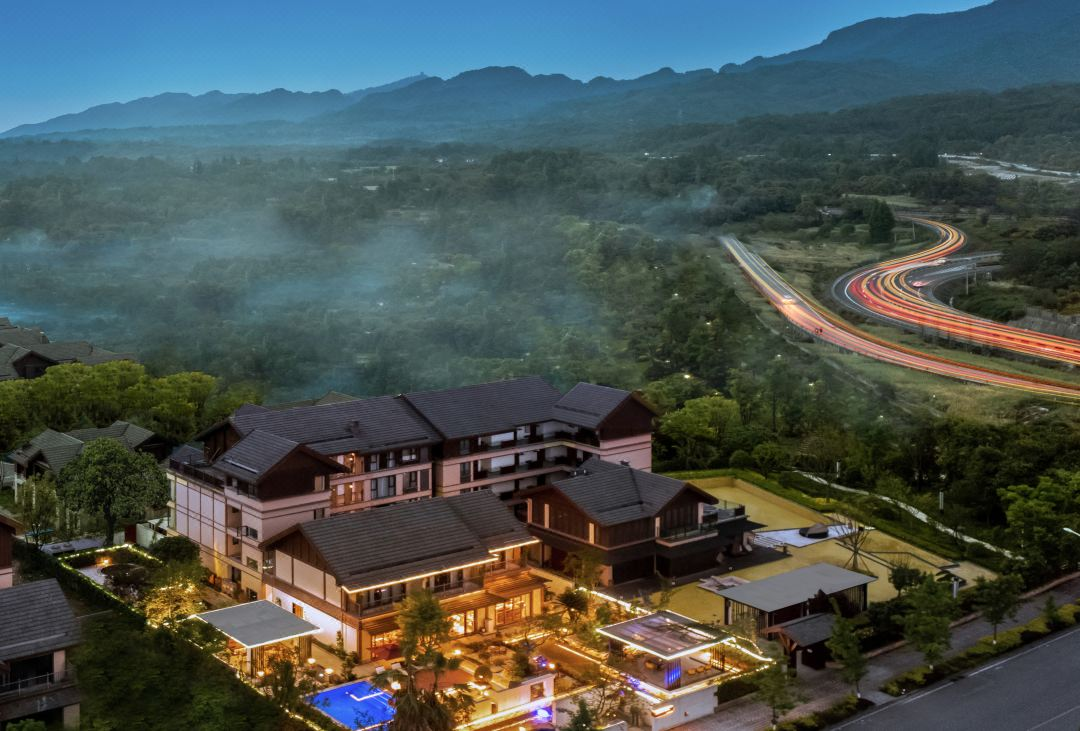 Chengdu Huazhu Yue Qingcheng Hot Spring Hotel (Dujiangyan Sunac Resort ...